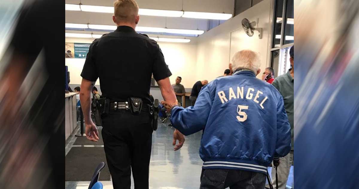 Cop Draws Praise for Helping Elderly Man With ID, Banking Hiccups